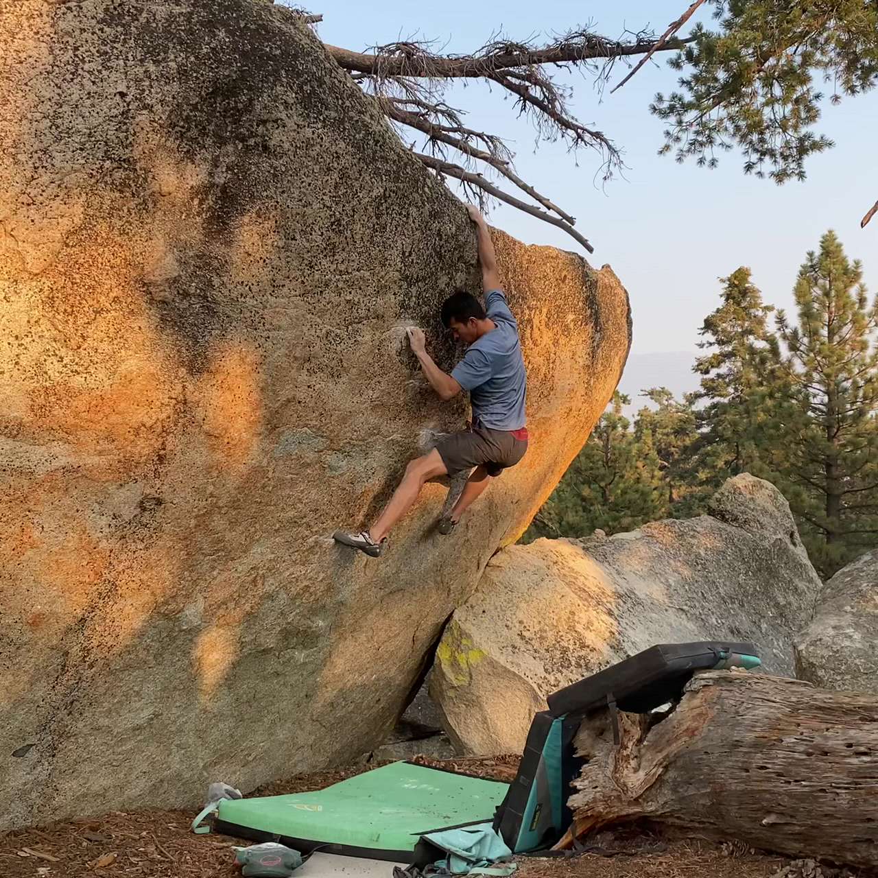Clamshell Overhang v6 - Boulder Basin, Black Mountain Bouldering ...