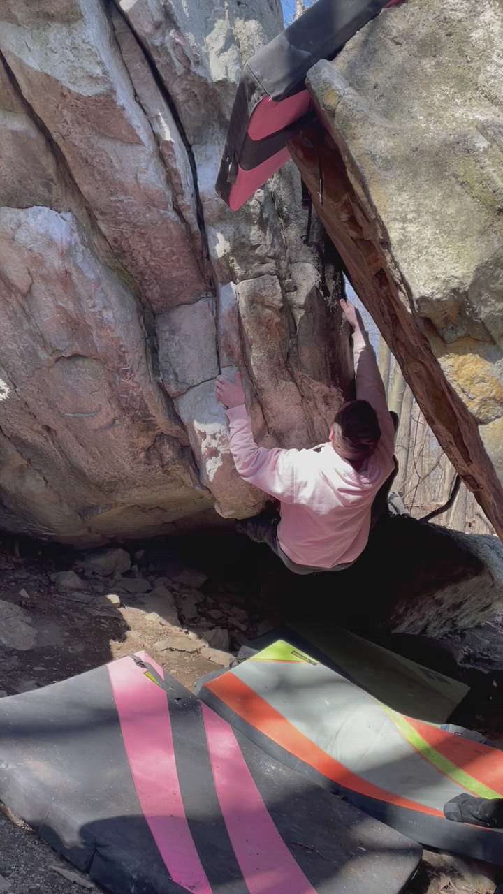 8 Ball v8 - Trapps (CLOSED), Gunks Bouldering - Watch Beta Videos