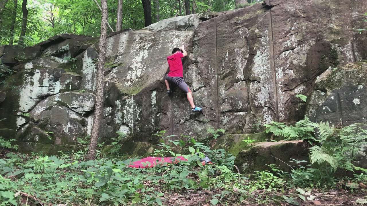 Side Pull Petey v3 - Lunch Box, Flat Rocks Bouldering - Watch Beta Videos