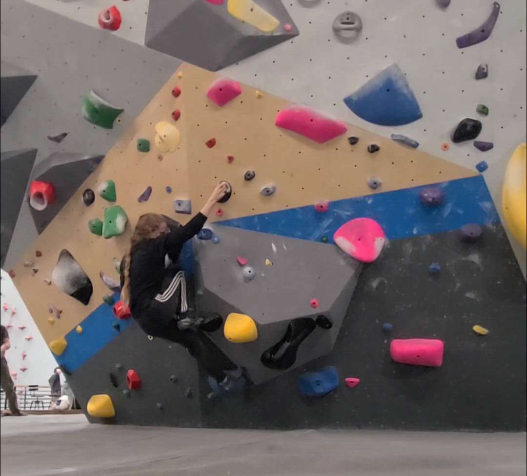 Black v5 - Movement Grapevine Bouldering - Watch Beta Videos