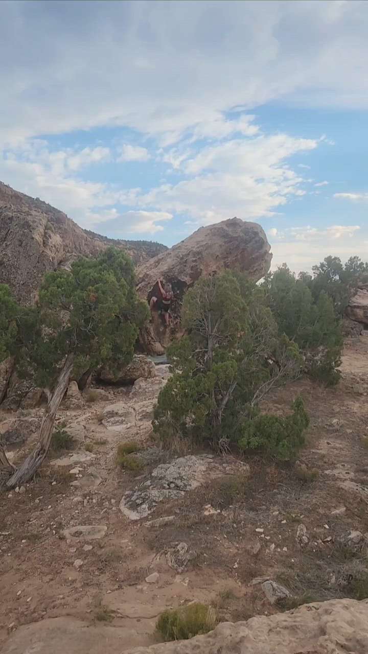 Victoria v2 - Bone Park, Unaweep Canyon Bouldering - Watch Beta Videos