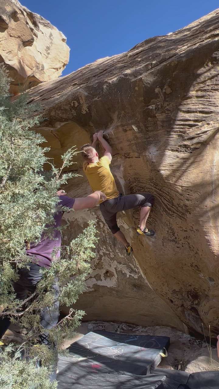 Hazel Vision v11 - New Joe's, Joe's Valley Bouldering - Watch Beta Videos