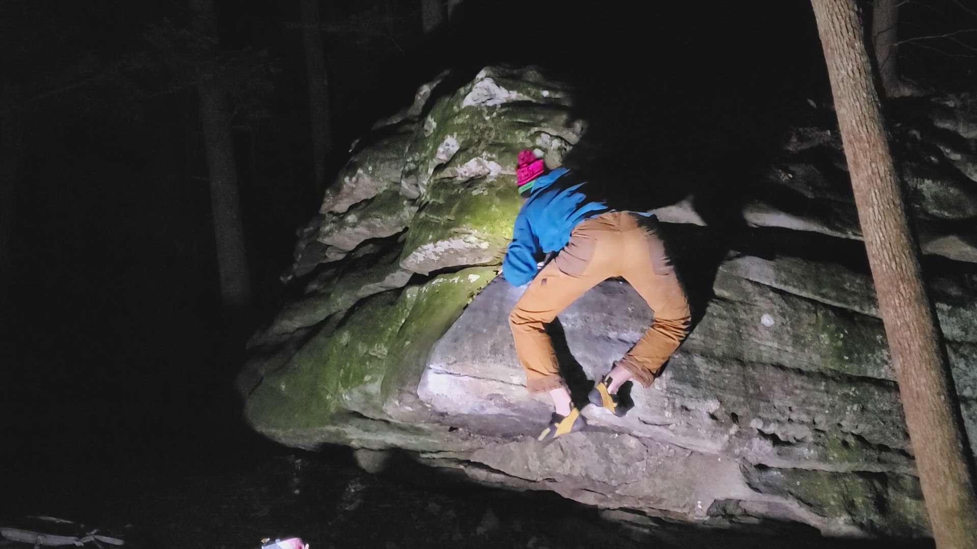 Buddahs belly v4 - Lilly Boulders Bouldering - Watch Beta Videos