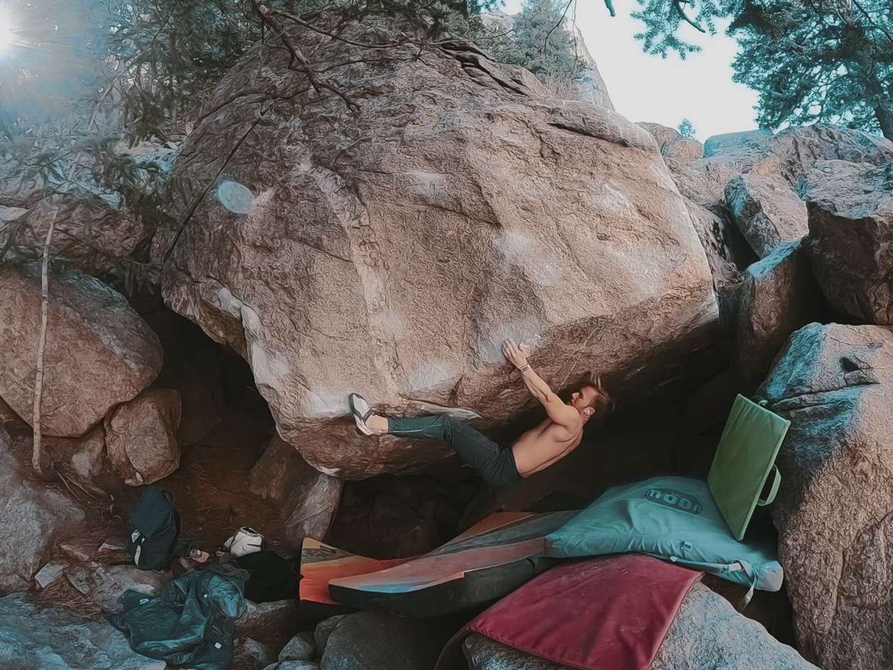 The Hug Right v11 - Boulder Canyon Bouldering - Watch Beta Videos