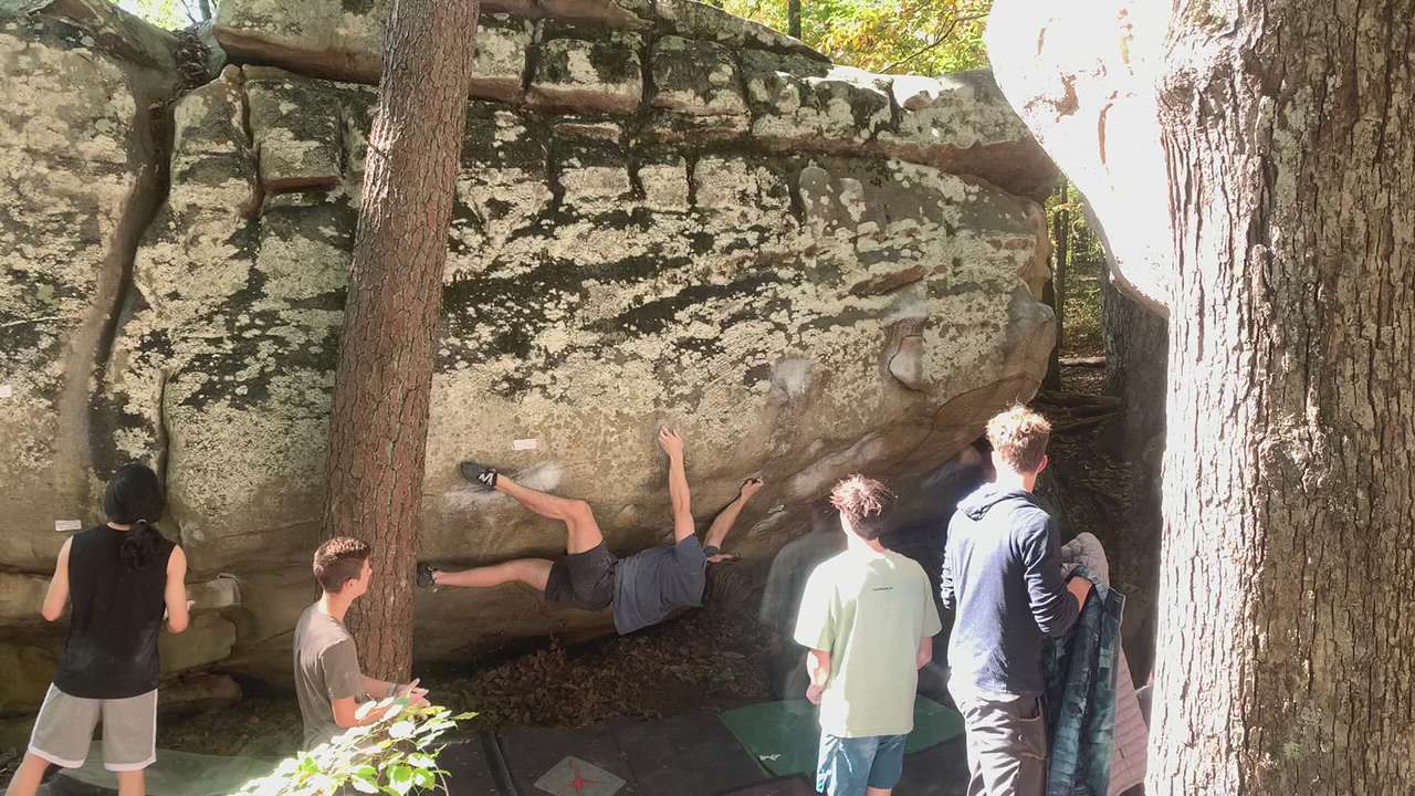 Robbing The Tooth Fairy v9 - Frumundathunda, Stone Fort Bouldering ...
