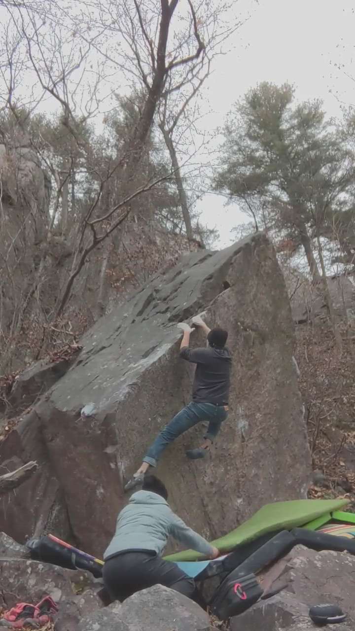 There is No White Knight v7 - South Bluff, Devil's Lake Bouldering ...