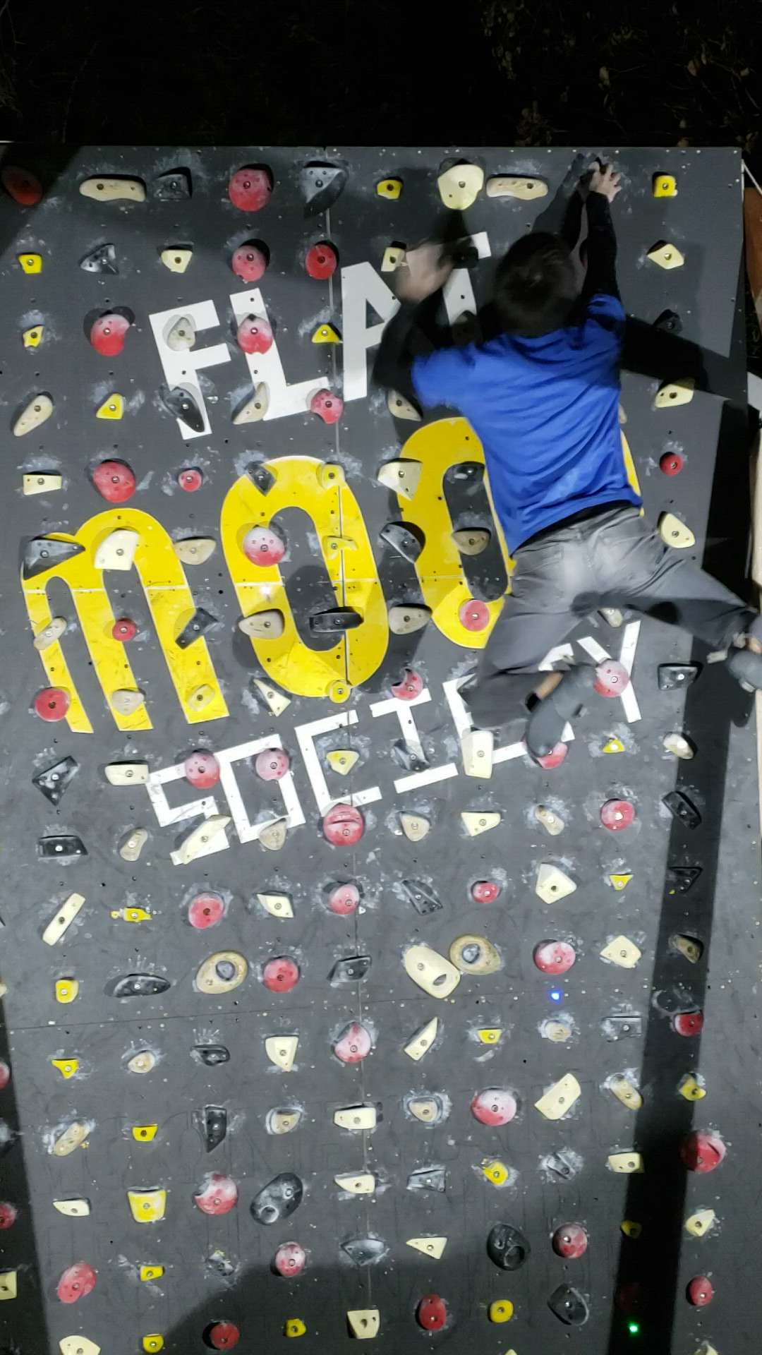 Watch Your Elbows!💪 v5 - Moonboard (2017) Bouldering - Watch Beta Videos