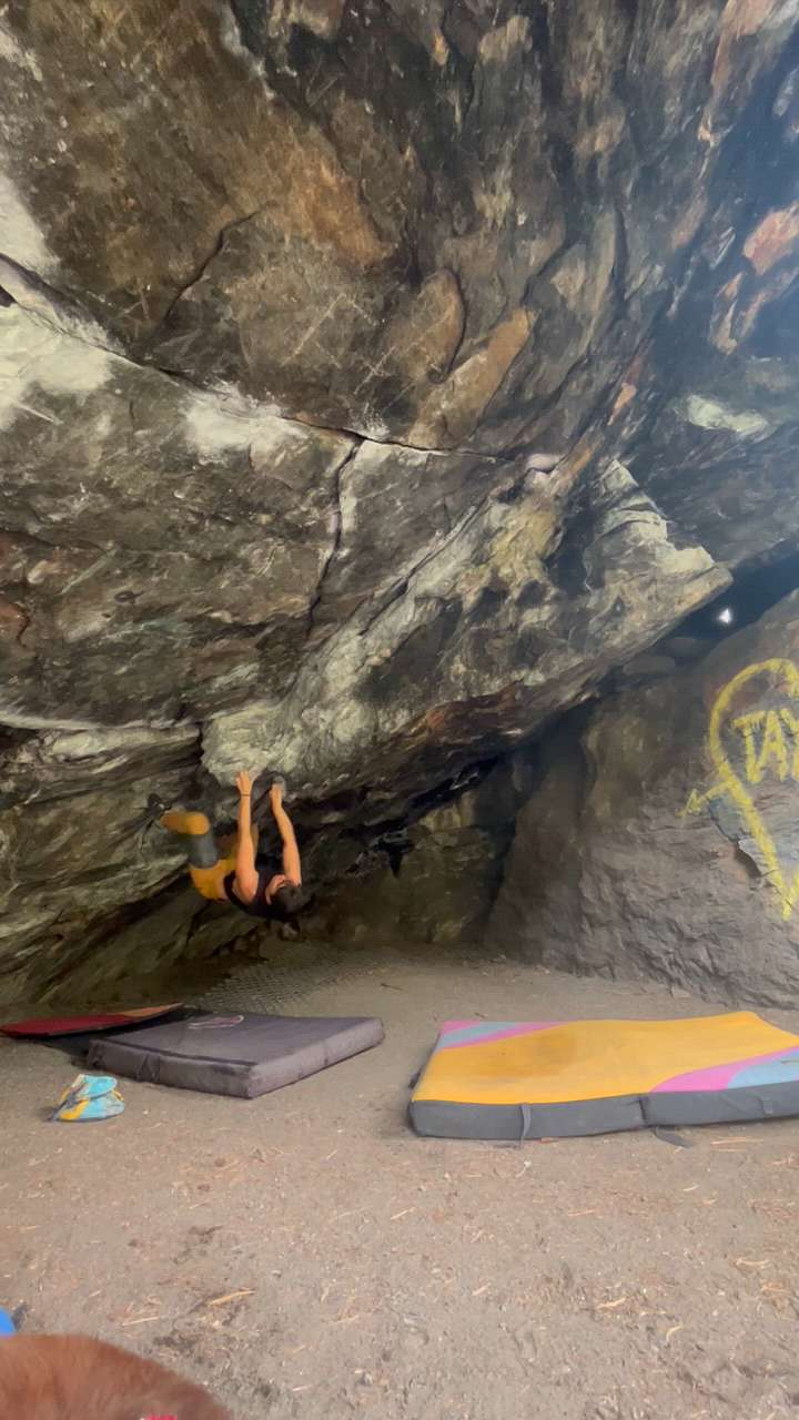 Schist Cave Right v5 - Tumwater Canyon, Leavenworth Bouldering - Watch ...