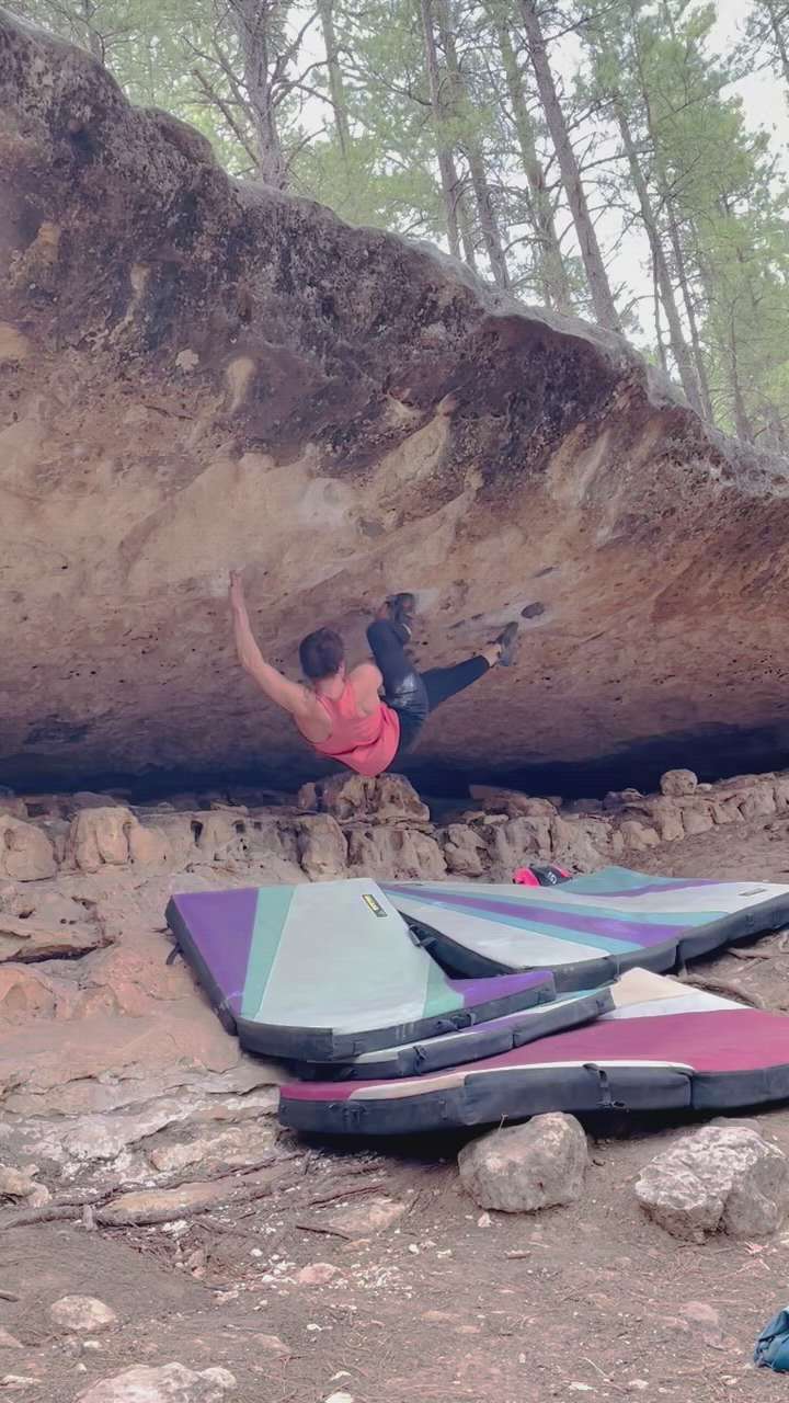 She lives v6 - Priest Draw Bouldering - Watch Beta Videos