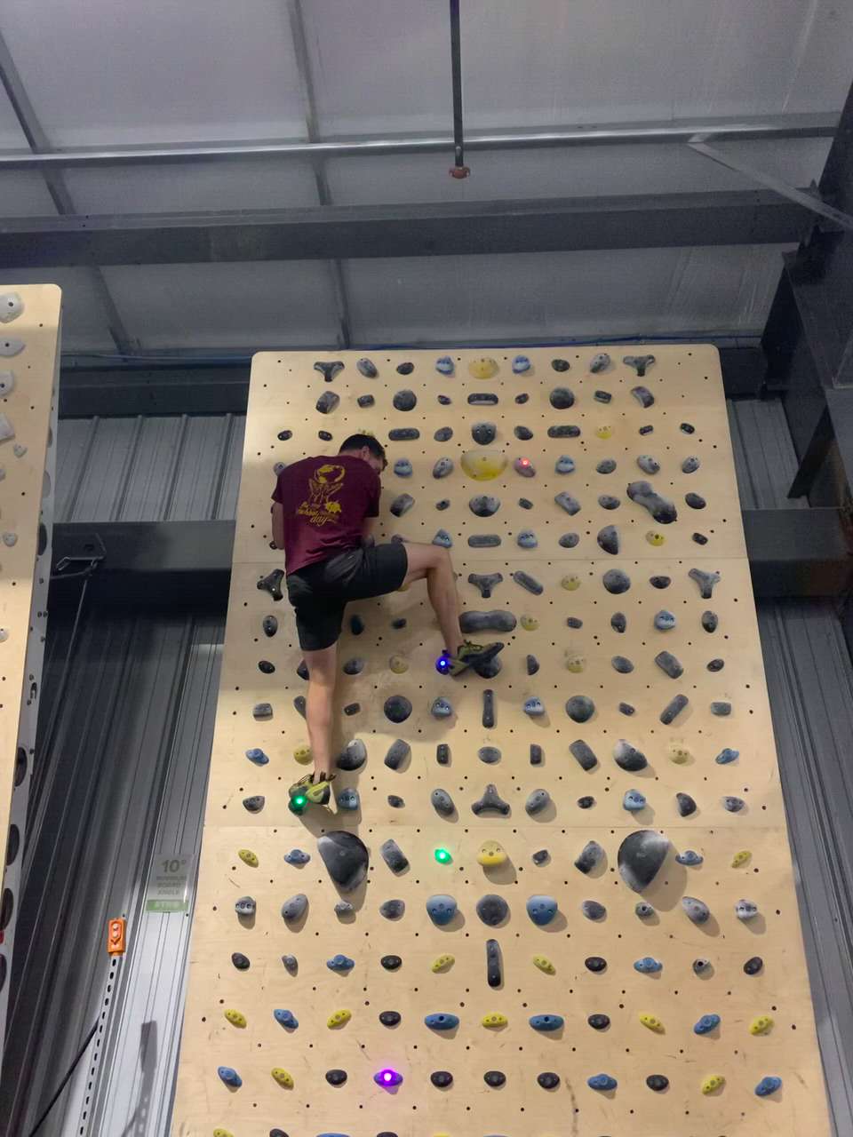 Elephantè v5 - Grasshopper Board Bouldering - Watch Beta Videos