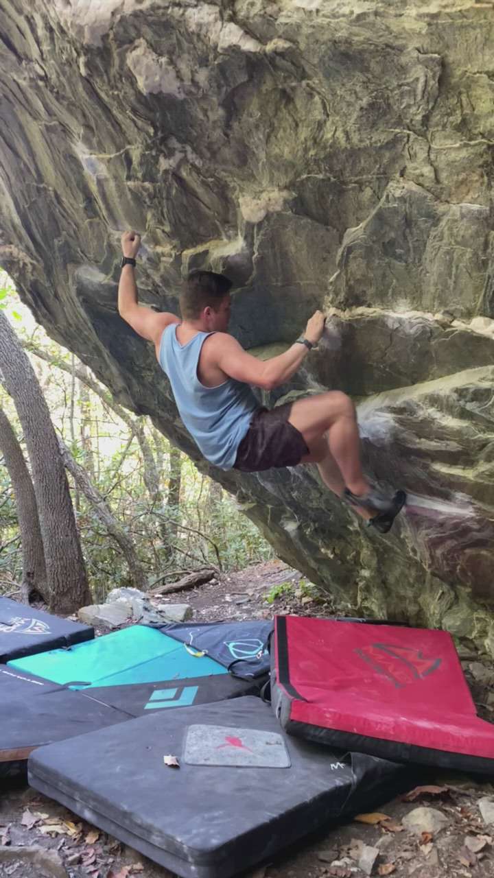The Main Squeeze v5 - Trailside Boulders, Moore's Wall Bouldering ...