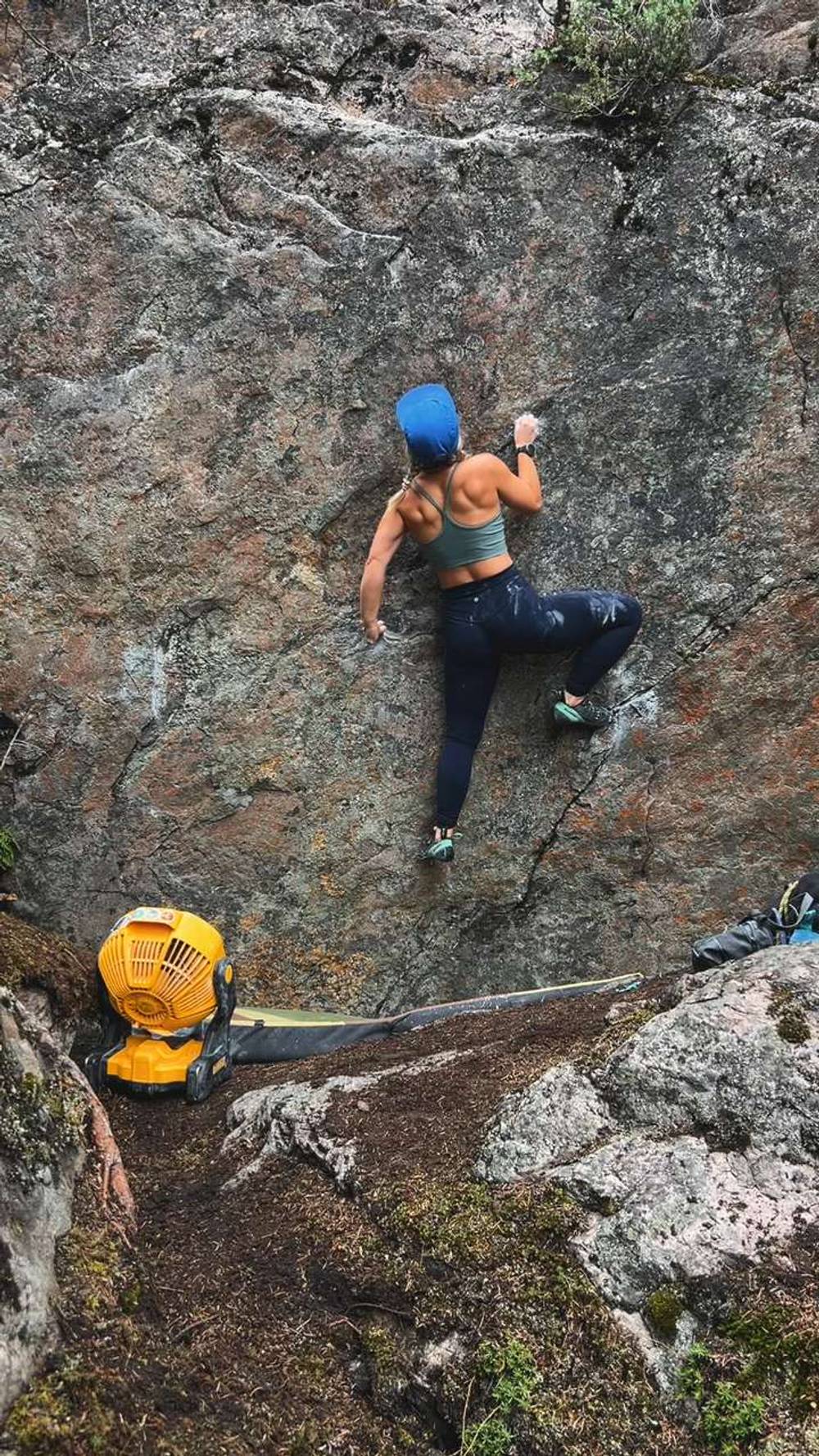 The Invisible Woman v8 - Cathedral Boulders Bouldering - Watch Beta Videos