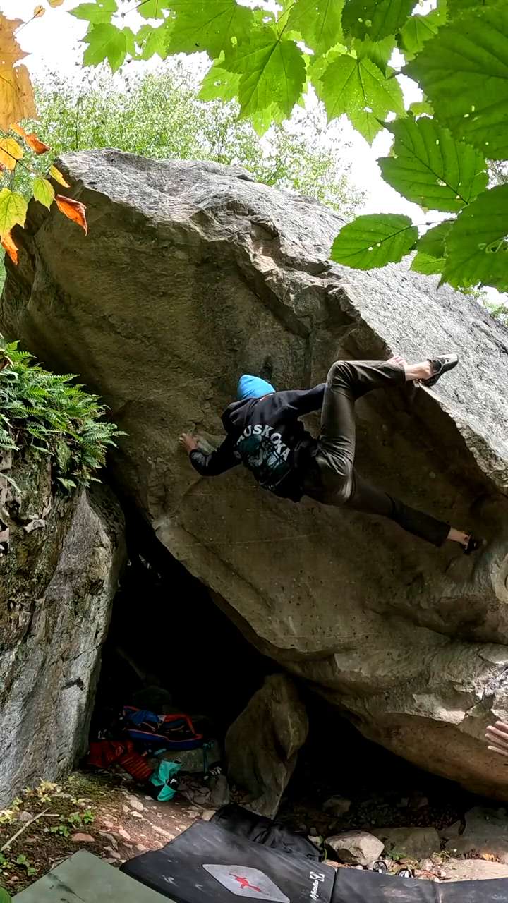 Vorpal Blade v9 - Gold Mine, The Nooks Bouldering - Watch Beta Videos