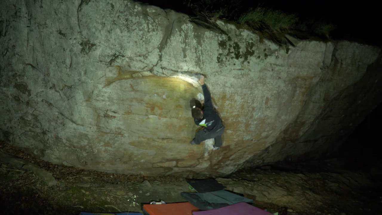 Half Moon Tilt v8 - The Dries, New River Gorge Bouldering - Watch Beta ...