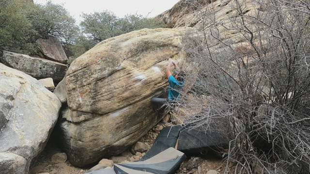 Wobble v5 - Willow Springs, Red Rock Bouldering - Watch Beta Videos