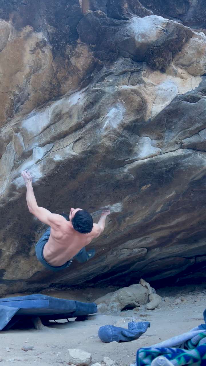 Smoking Joe v9 - Left Fork, Joe's Valley Bouldering - Watch Beta Videos