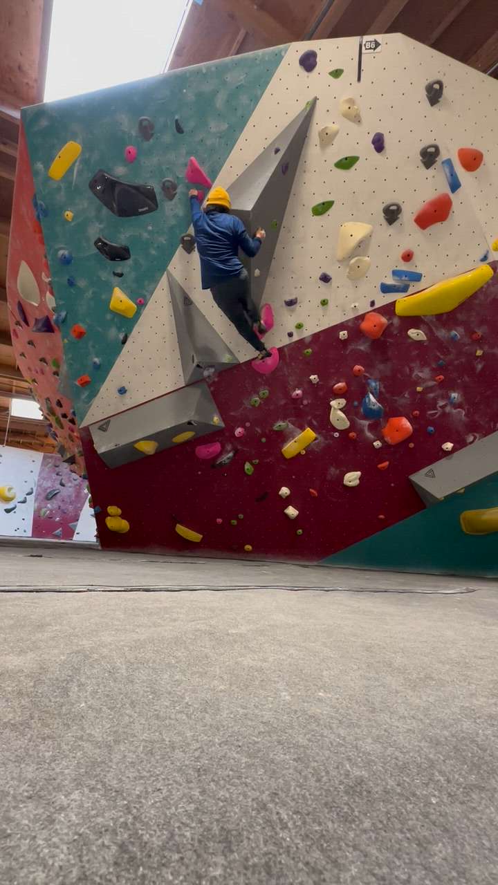 Pink v4 - Movement Santa Clara Bouldering - Watch Beta Videos