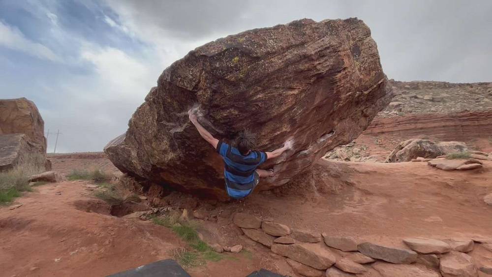 Booka Booka Booka v13 - West Moe's, Moe's Valley Bouldering - Watch ...