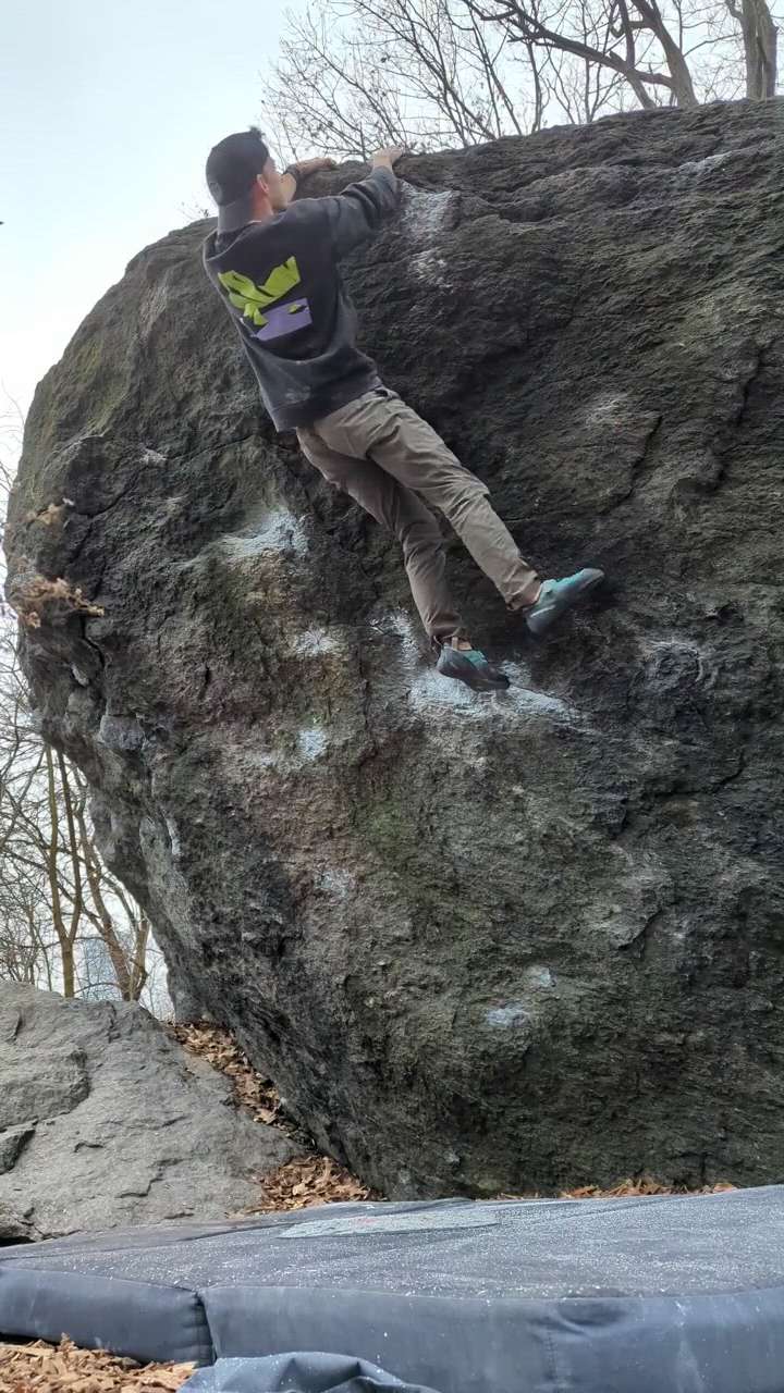 Boomboxer v6 - Central Park, New York City Bouldering - Watch Beta Videos