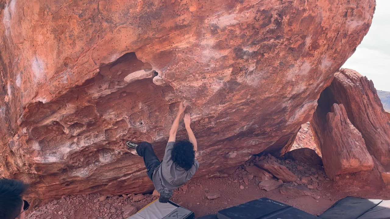 Monkey Bar Traverse v7 - Kraft, Red Rock Bouldering - Watch Beta Videos