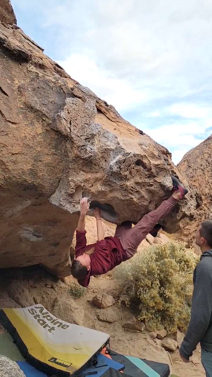 Monkey Hang v3 - Tablelands, Bishop Bouldering - Watch Beta Videos