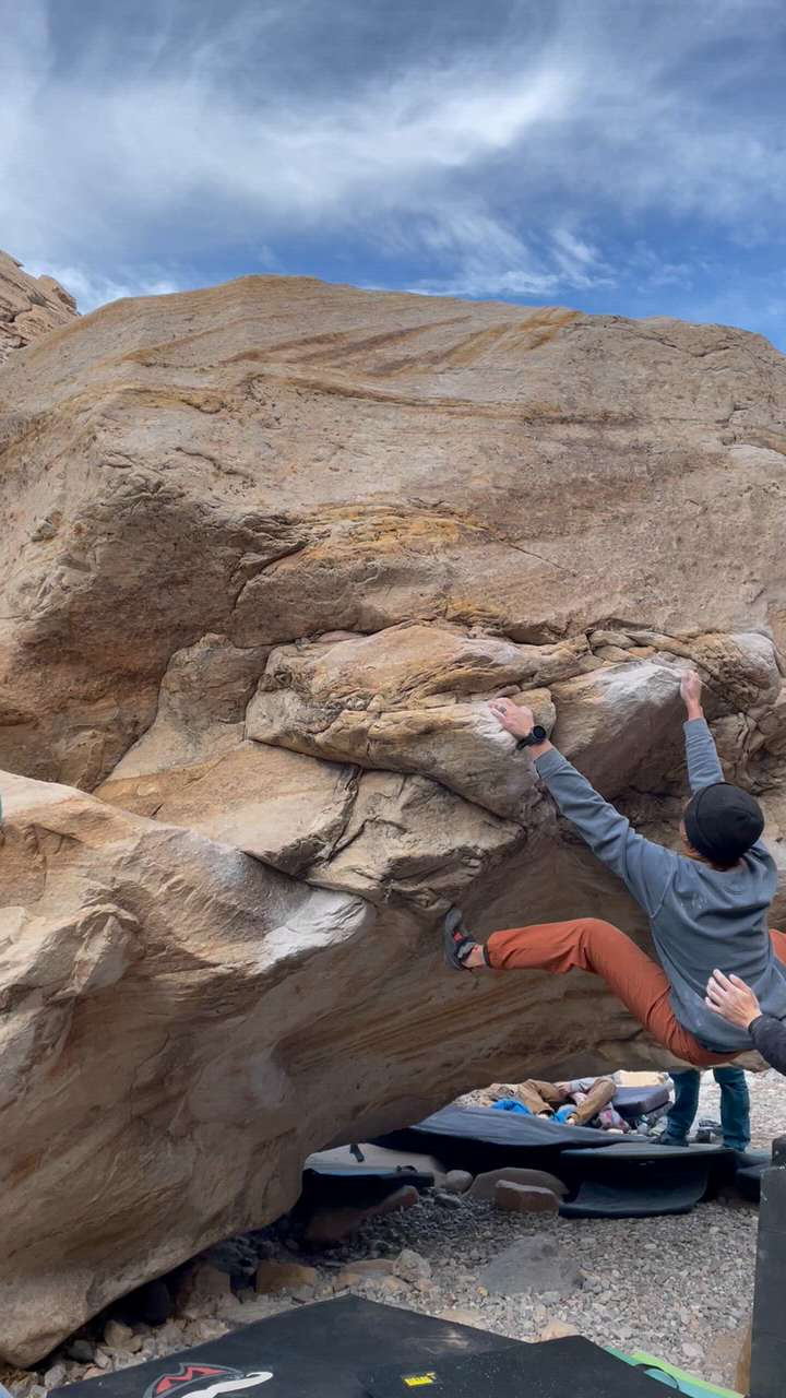 Little Pony v6 - Willow Springs, Red Rock Bouldering - Watch Beta Videos