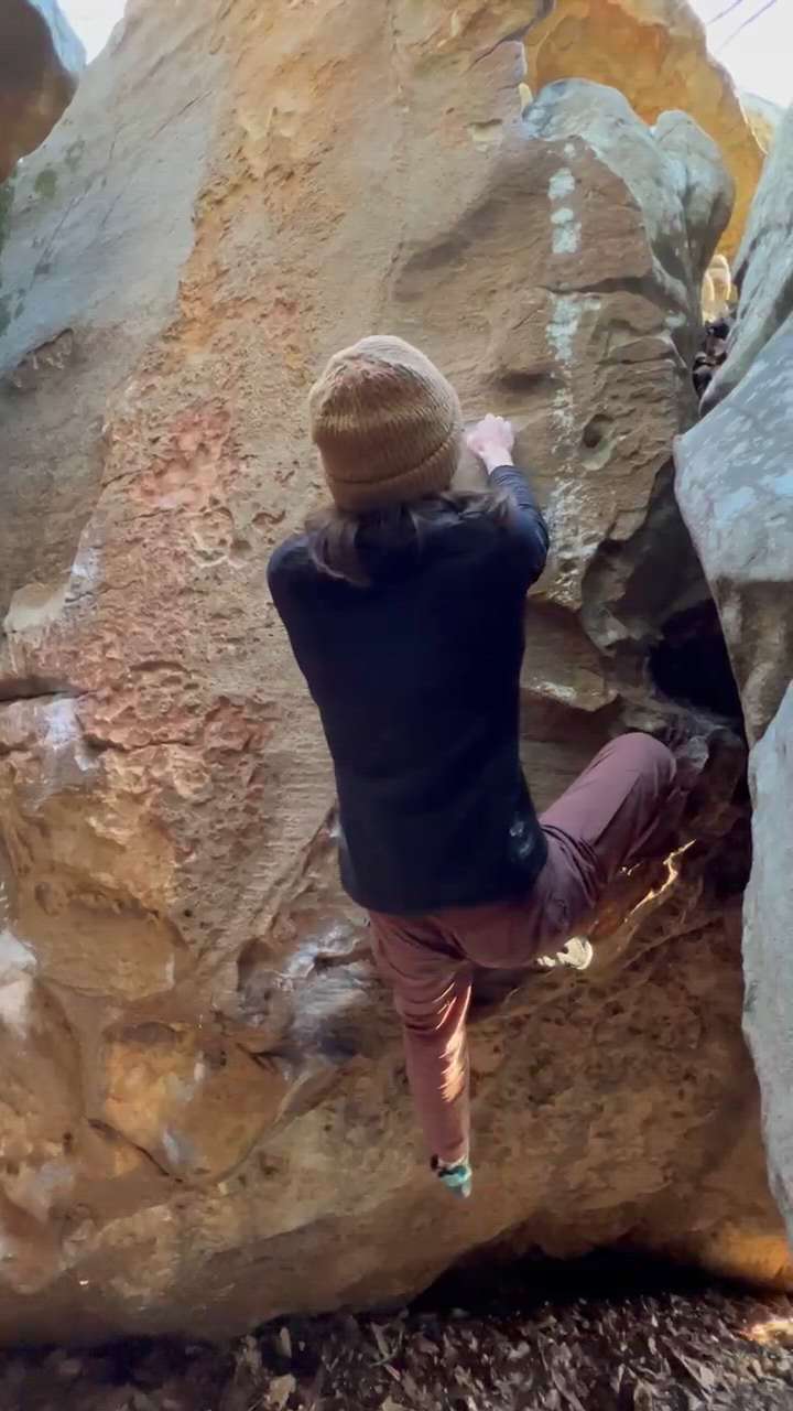 A Face in the Crowd v7 - Sternum, Stone Fort Bouldering - Watch Beta Videos