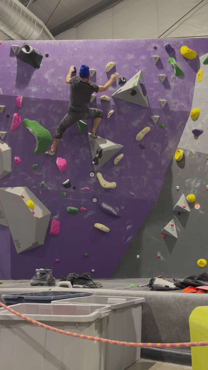 Green vB - DYNO Detroit Bouldering - Watch Beta Videos