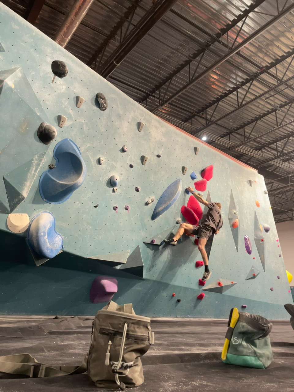 Blue v6 - Austin Bouldering Project Westgate Bouldering - Watch Beta Videos