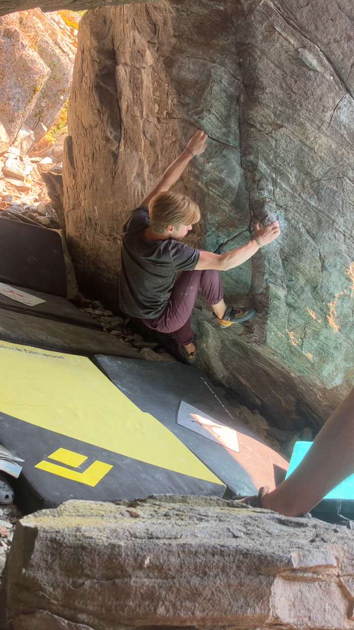 Donny v5 - Skaha, Penticton Bouldering - Watch Beta Videos