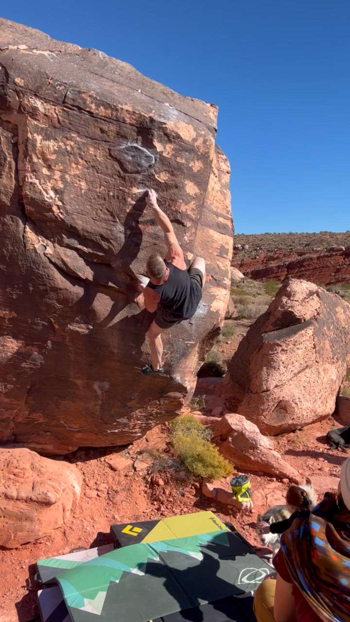 Fluffy Logic v10 - Willow Springs, Red Rock Bouldering - Watch Beta Videos