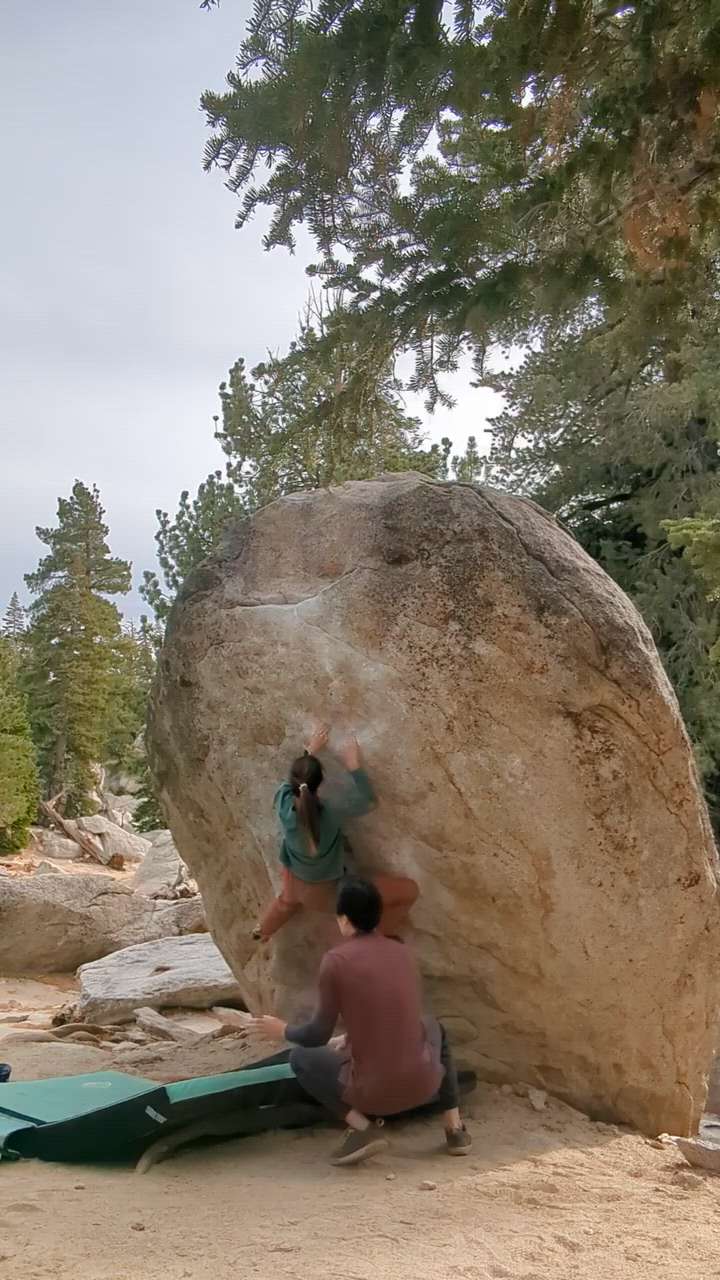 Paul Rocks v4 - Shangri-La, Tramway Bouldering - Watch Beta Videos