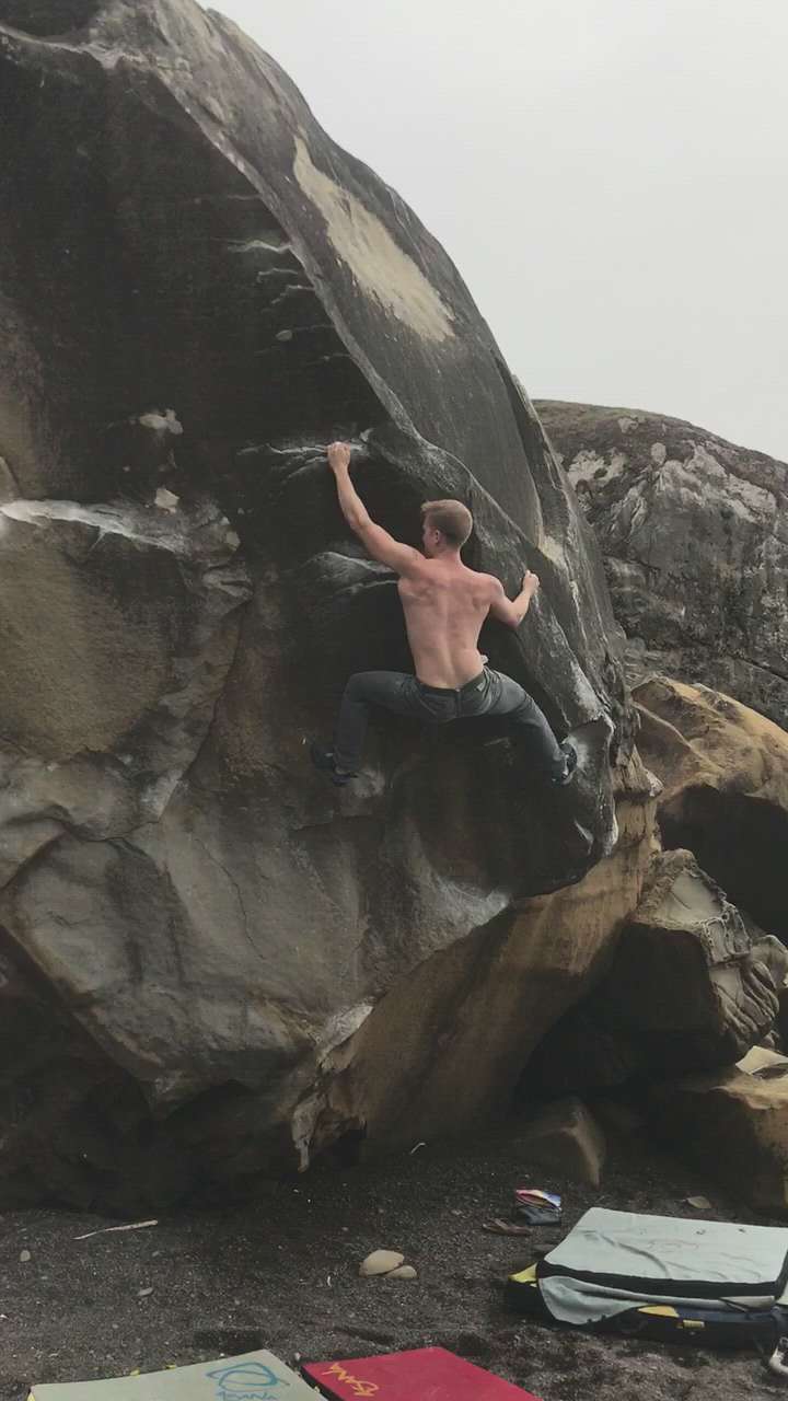 Flying Monkey v10 - Fort Ross Boulders, Fort Ross Bouldering - Watch ...