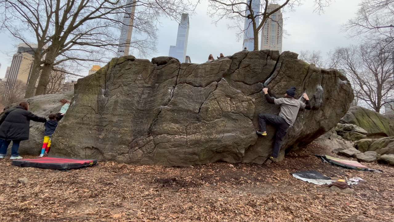 Rat Rock Traverse v0 - Central Park, New York City Bouldering - Watch ...