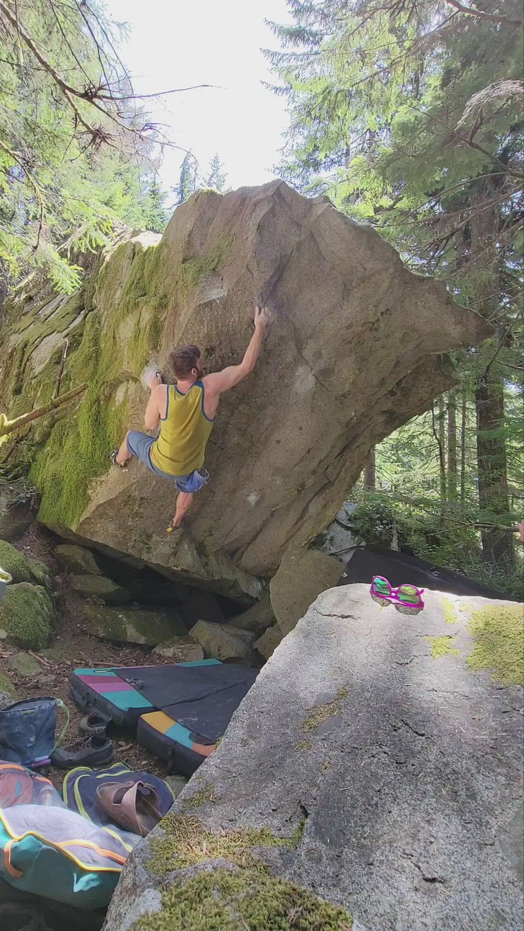 World's Best V7 v7, Gold Bar - KAYA | The Climber's App