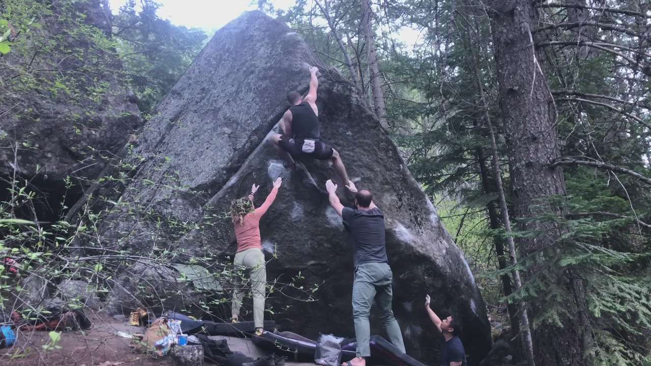 Resurrection v8 - Icicle Canyon, Leavenworth Bouldering - Watch Beta Videos