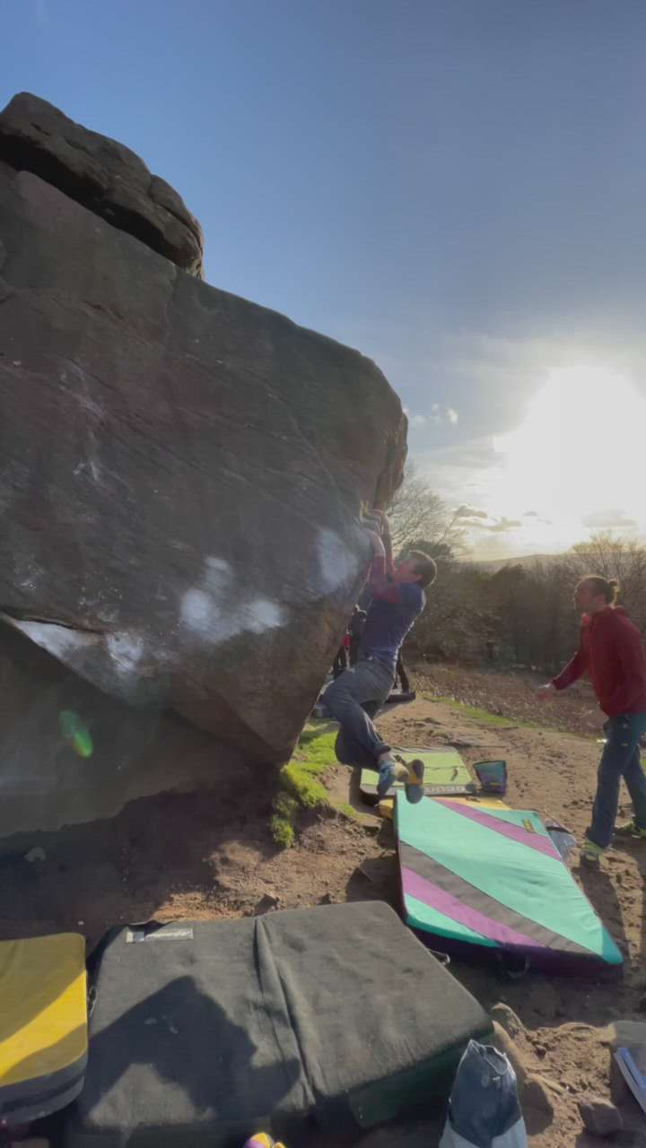 Zippy's Traverse v8 - Peak District Bouldering - Watch Beta Videos