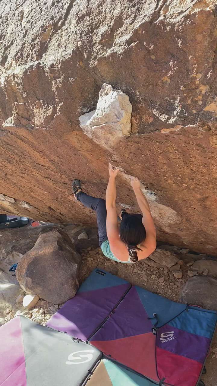 Hobbit in a Blender v5 - East Mountain, Hueco Tanks Bouldering - Watch ...