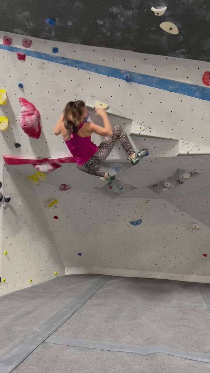 Red v9 - Touchstone Hollywood Boulders Bouldering - Watch Beta Videos