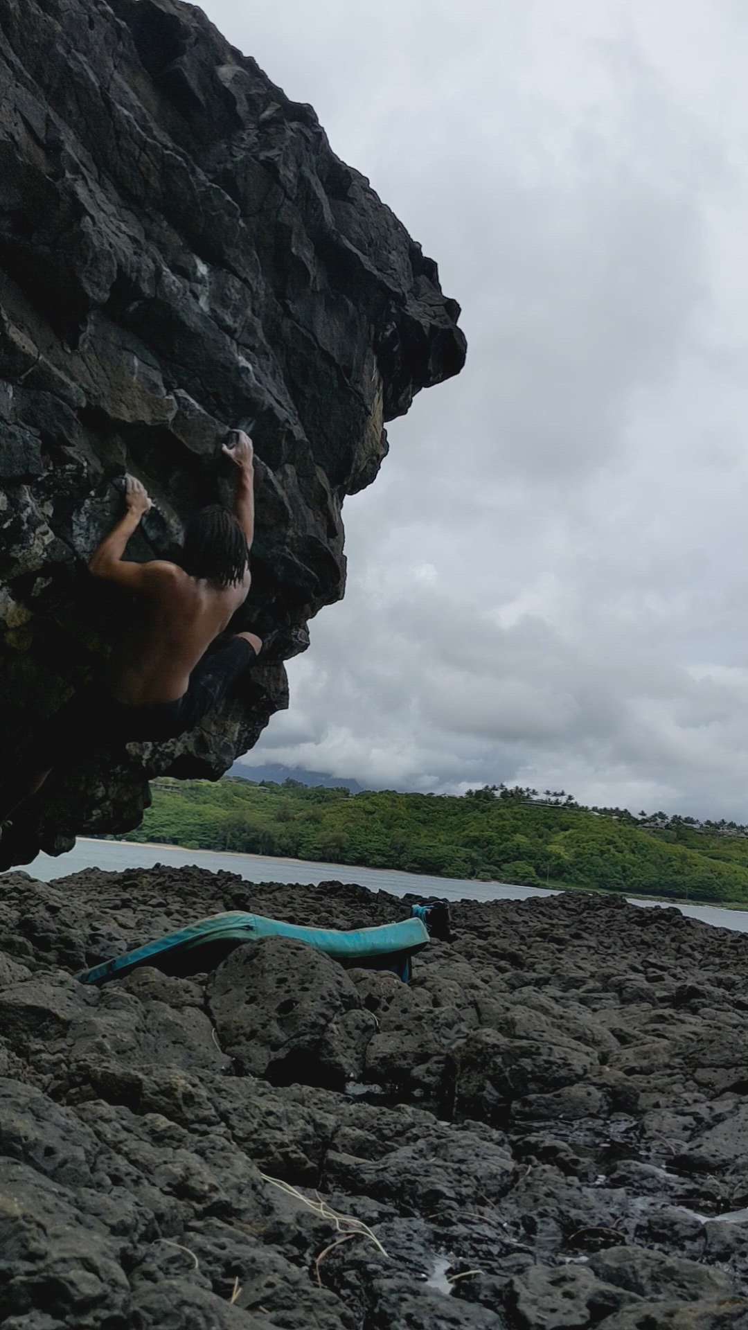 Snake, Rattle, and Troll v3 - Dragon's Breath, Kauai Bouldering - Watch ...