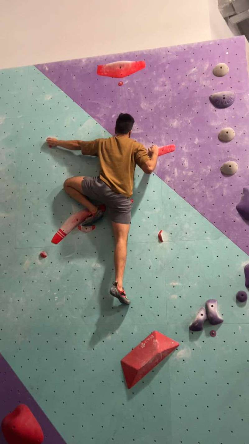 Red v4 - Movement Dallas The Hill Bouldering - Watch Beta Videos