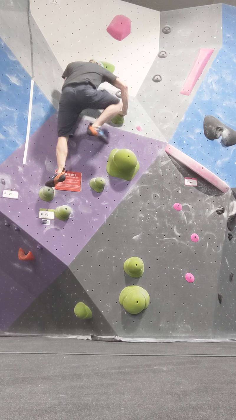 Green v0 - Movement Hampden Bouldering - Watch Beta Videos