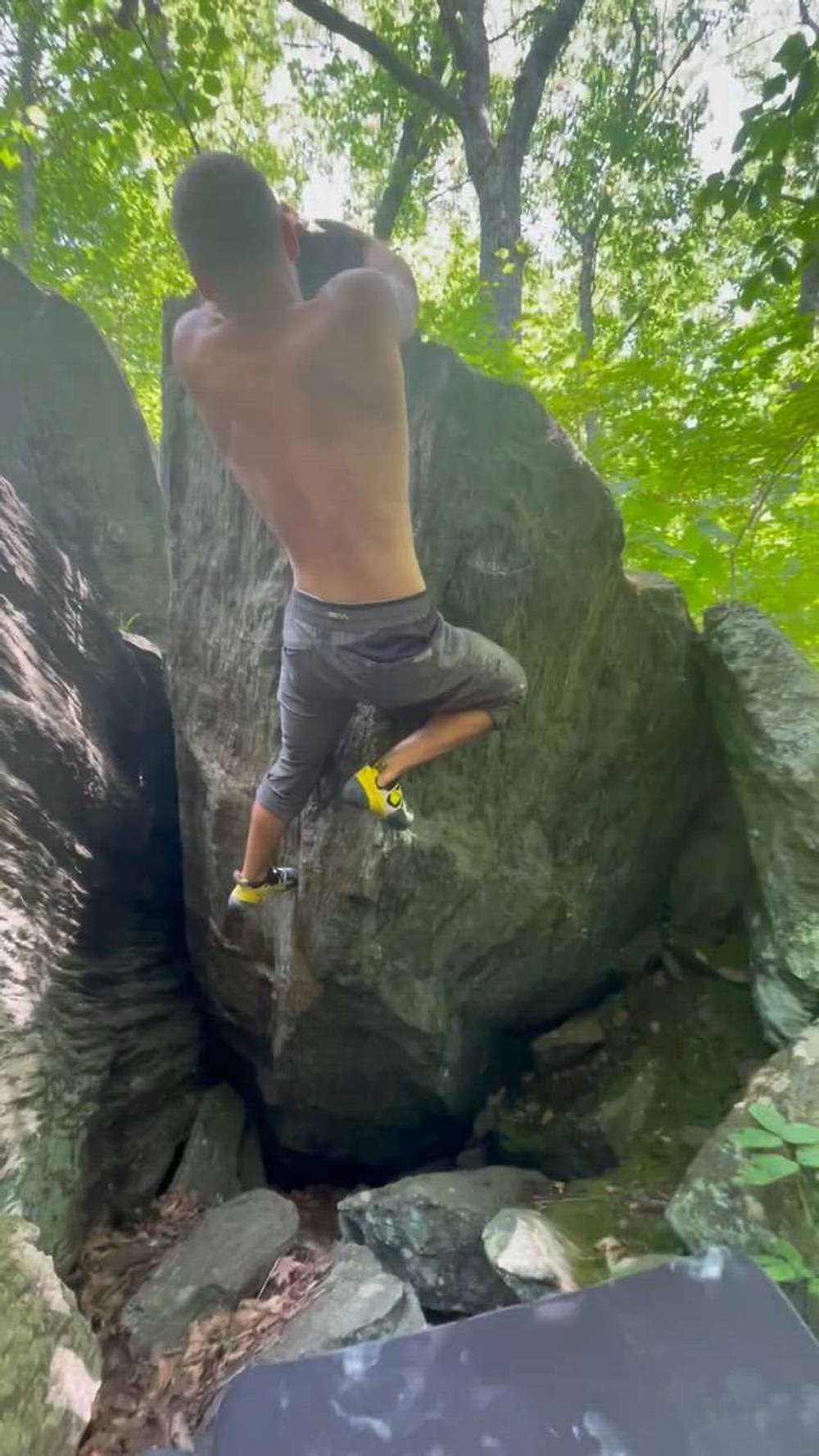 pollos hermonos v2 - Monsters from the Id, Rumney Bouldering - Watch ...