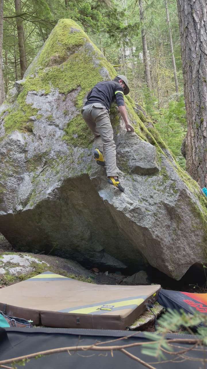 Turd Furgeson v3 - North Walls, Squamish Bouldering - Watch Beta Videos