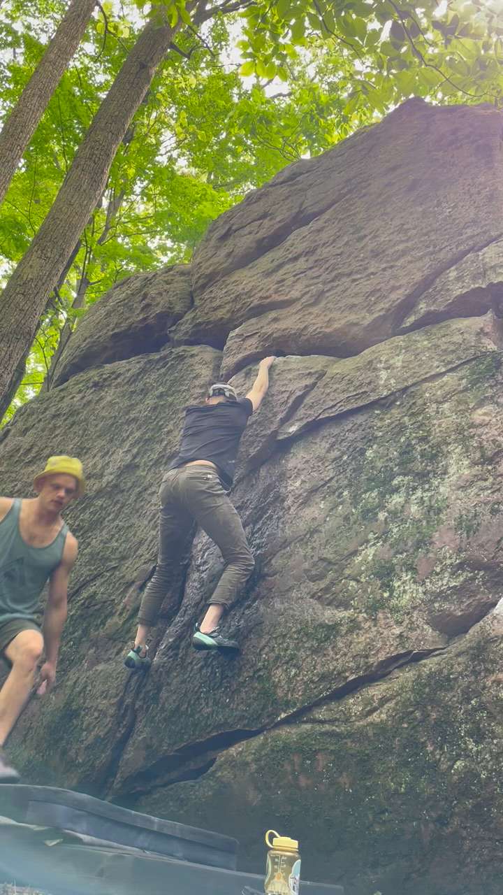 Classic Warmup v1 - Burma Road, Devil's Lake Bouldering - Watch Beta Videos