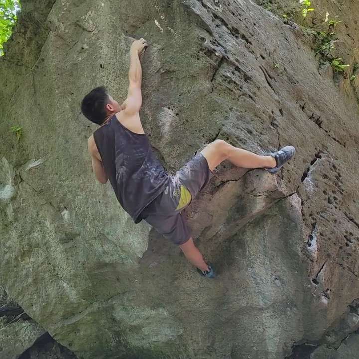 Mamma Mia v4 - Romper Room, Niagara Glen Bouldering - Watch Beta Videos