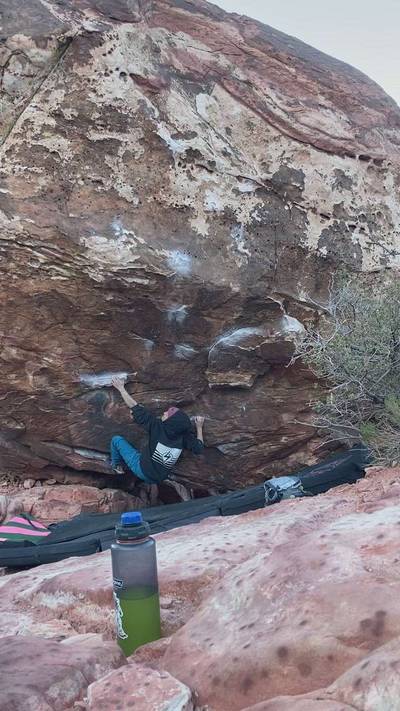 Monkey Trench v8 - Red Spring, Red Rock Bouldering - Watch Beta Videos