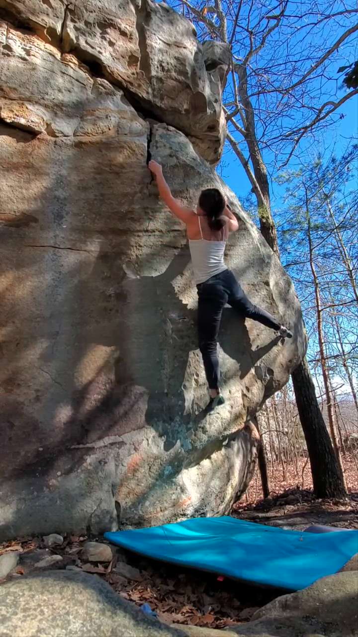 Graham Crackers v2 - Back Area, Stone Fort Bouldering - Watch Beta Videos