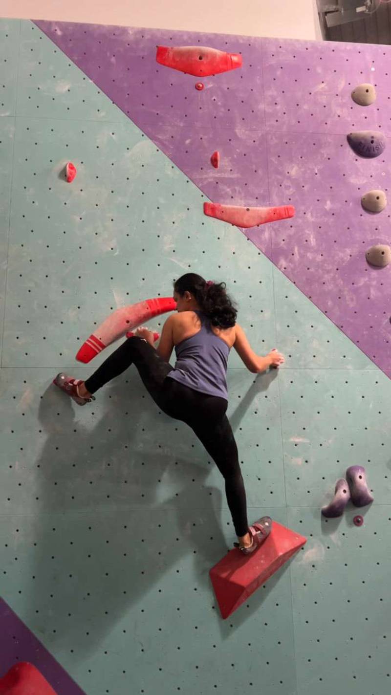 Red v4 - Movement Dallas The Hill Bouldering - Watch Beta Videos