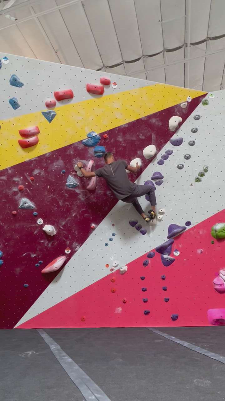 White v5, Movement Fountain Valley - KAYA | The Climber's App